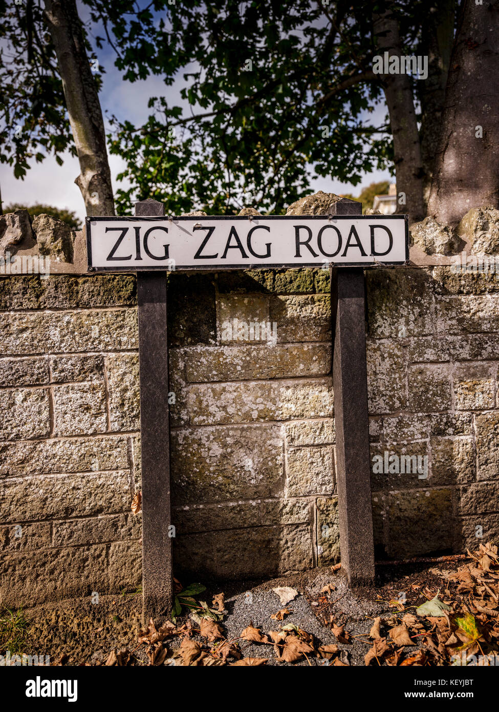 Zig zag road hi-res stock photography and images - Alamy