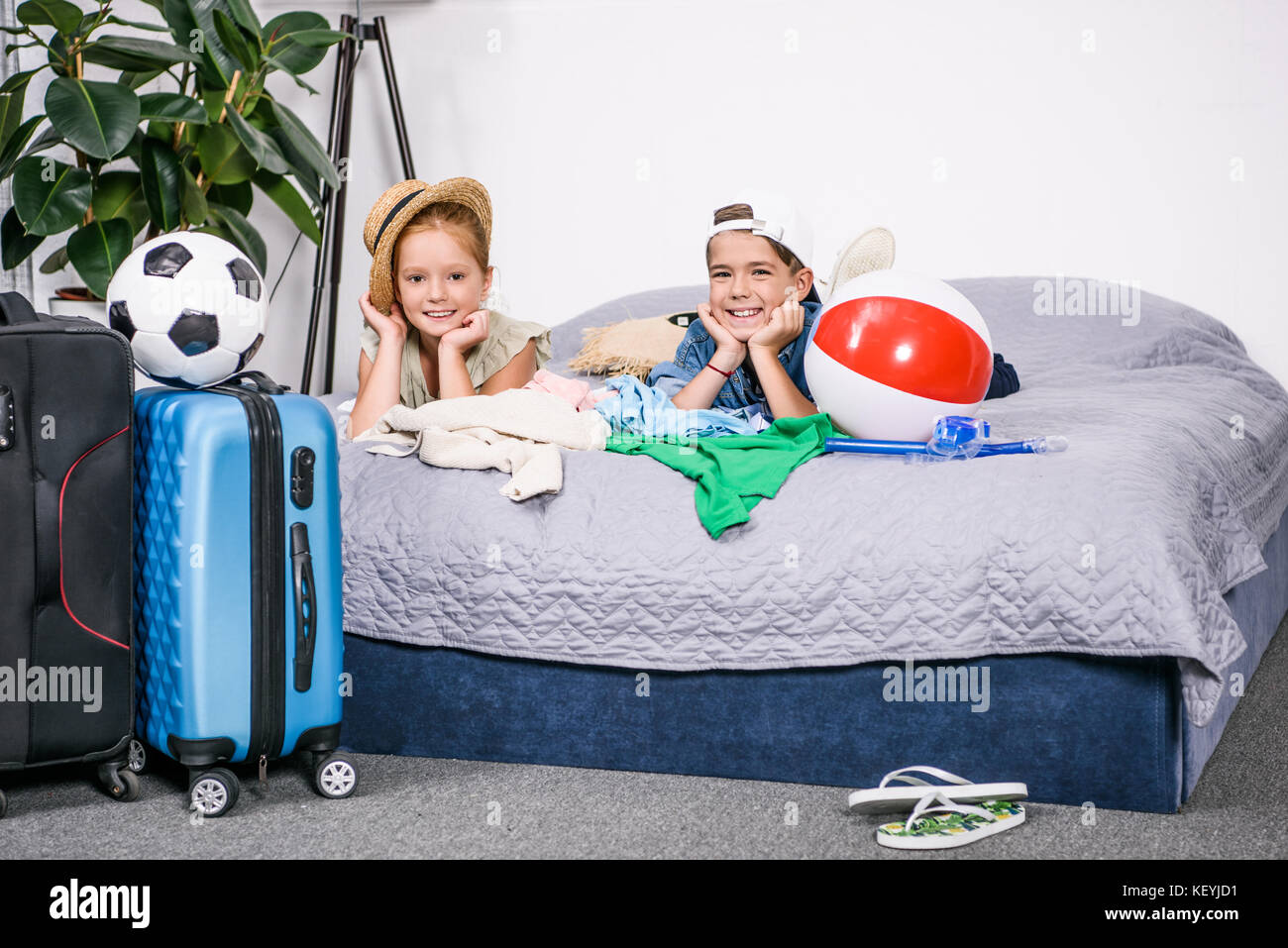 kids going to trip Stock Photo - Alamy