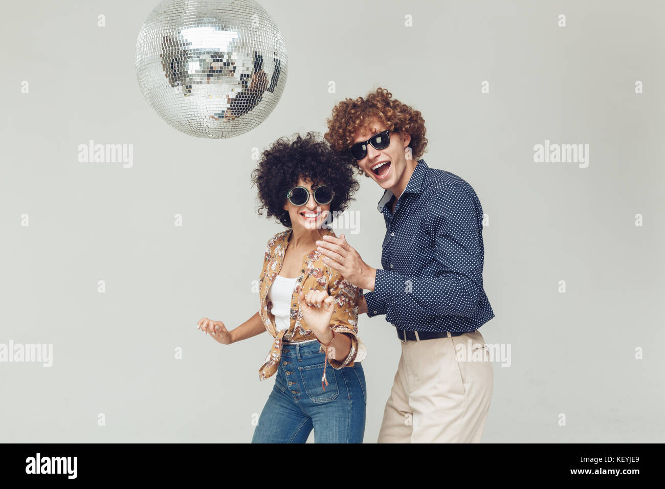 Disco dancing 1980's hi-res stock photography and images - Alamy