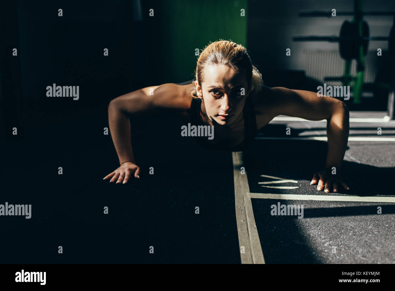 woman doing push ups Stock Photo - Alamy