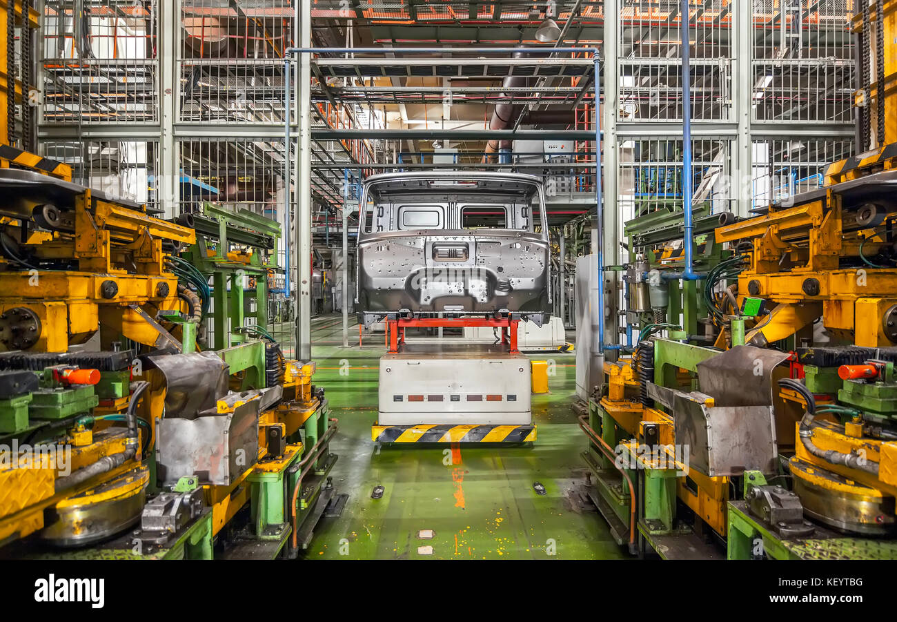 Abandoned car factory hi-res stock photography and images - Alamy