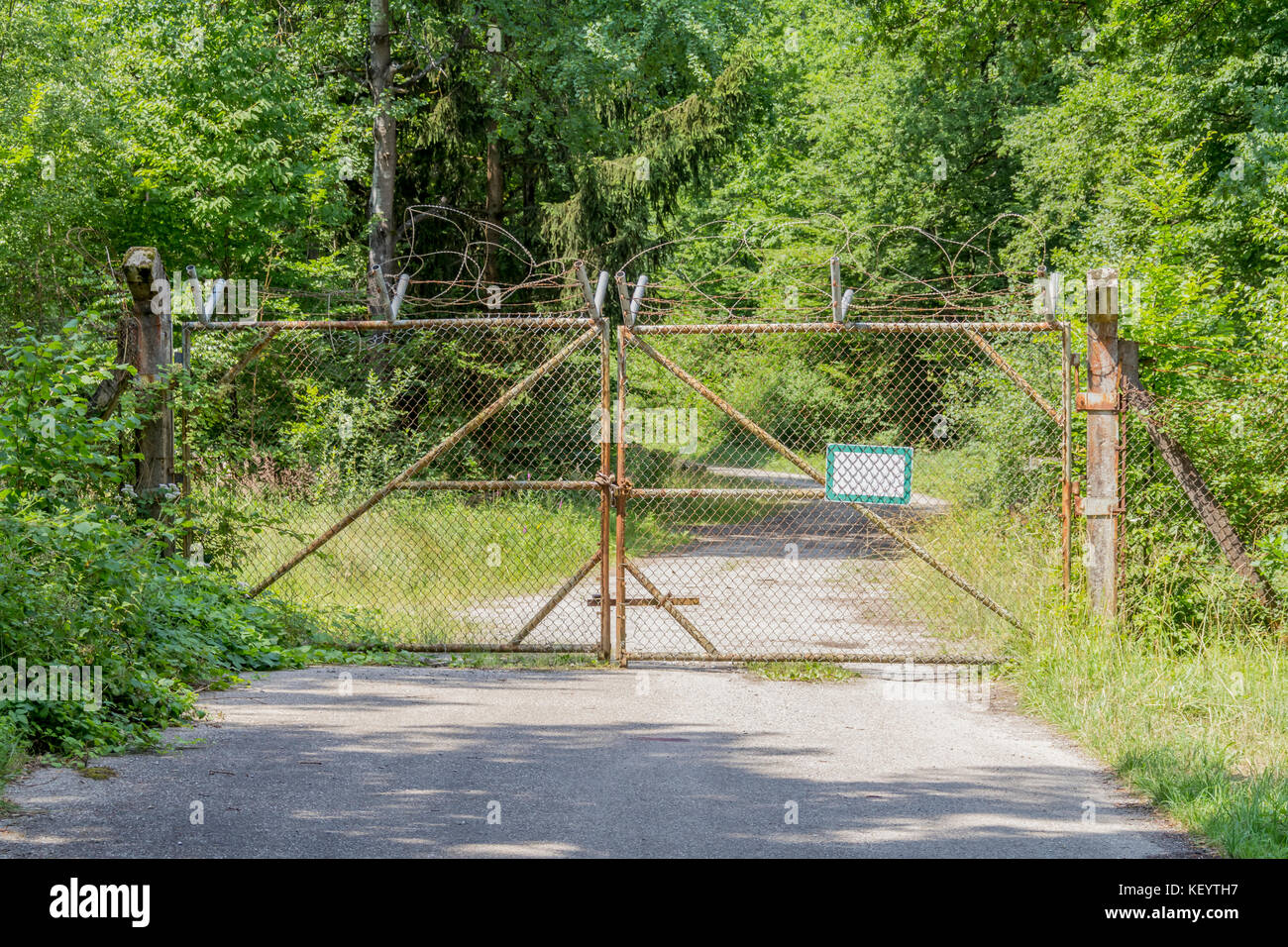 Road gate barrier hi-res stock photography and images - Alamy