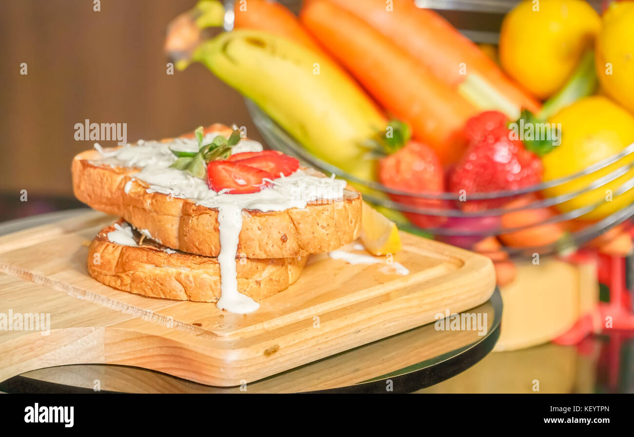 Plate of fancy restaurant food hi-res stock photography and images - Alamy