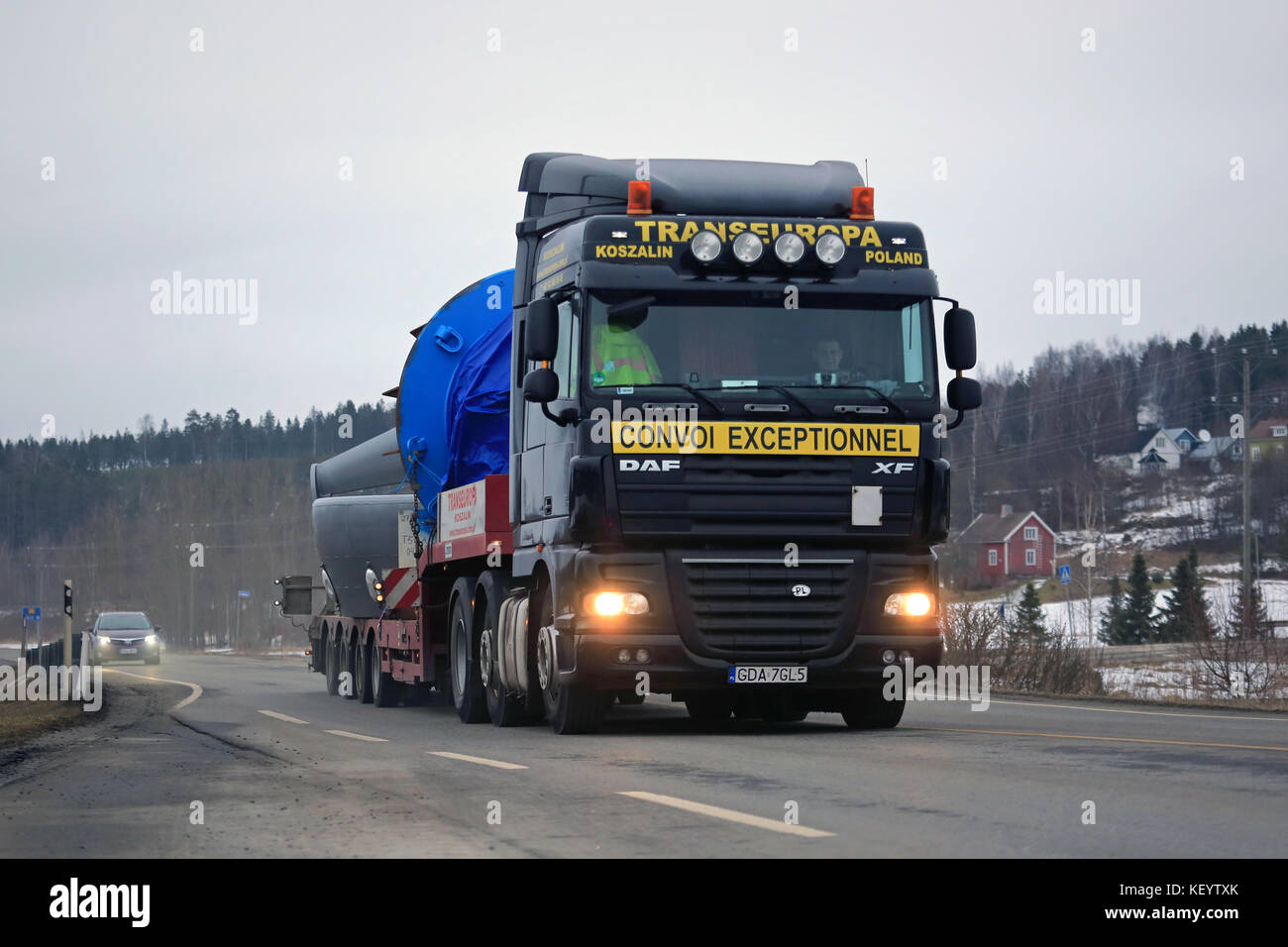 Black daf xf truck hi-res stock photography and images - Alamy