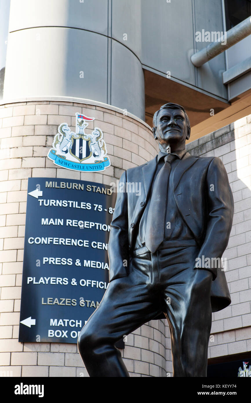 Sir bobby robson memorial hi-res stock photography and images - Alamy
