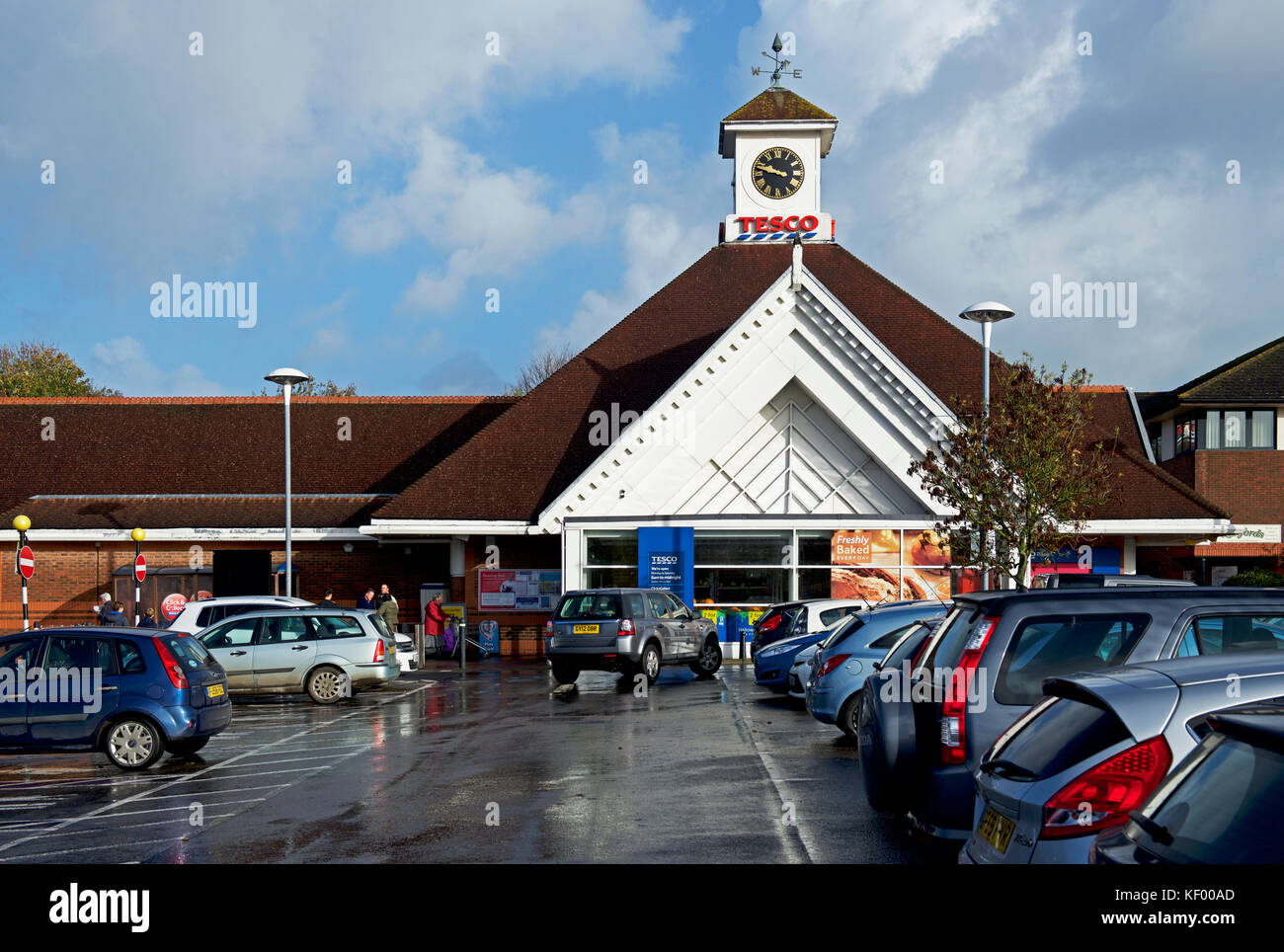 Tesco supermarket, England UK Stock Photo - Alamy