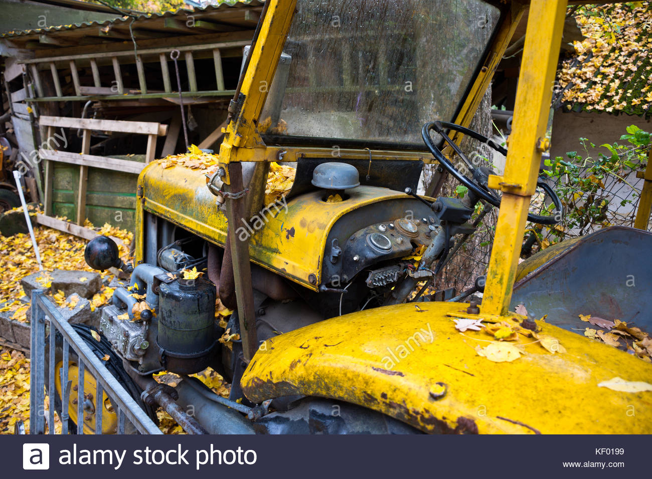 Broken Tractor Stock Photos & Broken Tractor Stock Images - Alamy