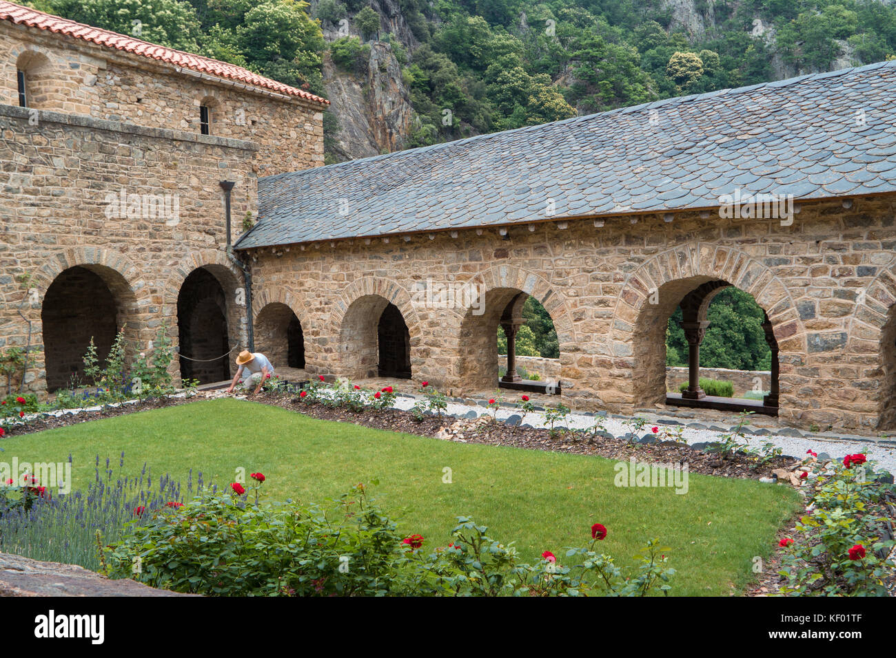 Romanesque french architecture hi-res stock photography and images - Alamy