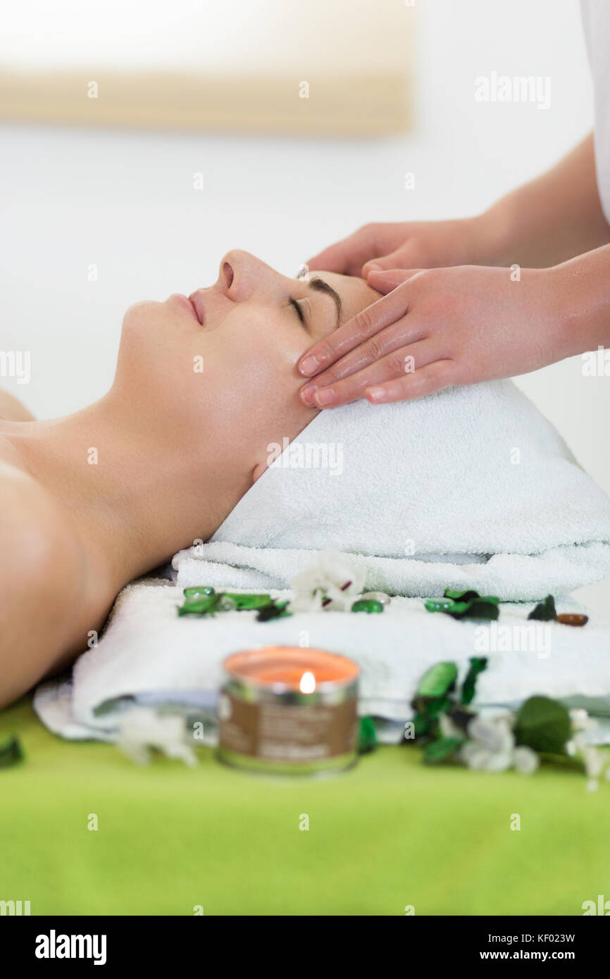 Face massage woman in beauty hi-res stock photography and images - Alamy