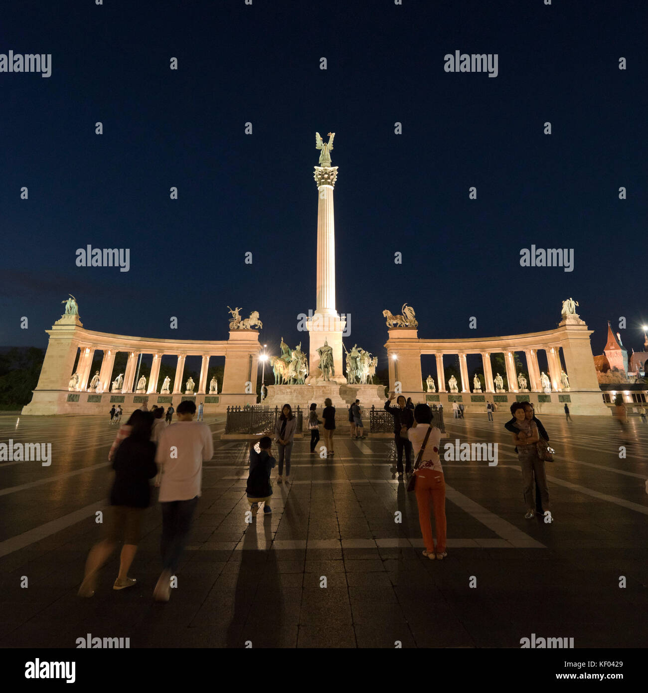 Square view of Heroes' Square in Budapest at night Stock Photo - Alamy