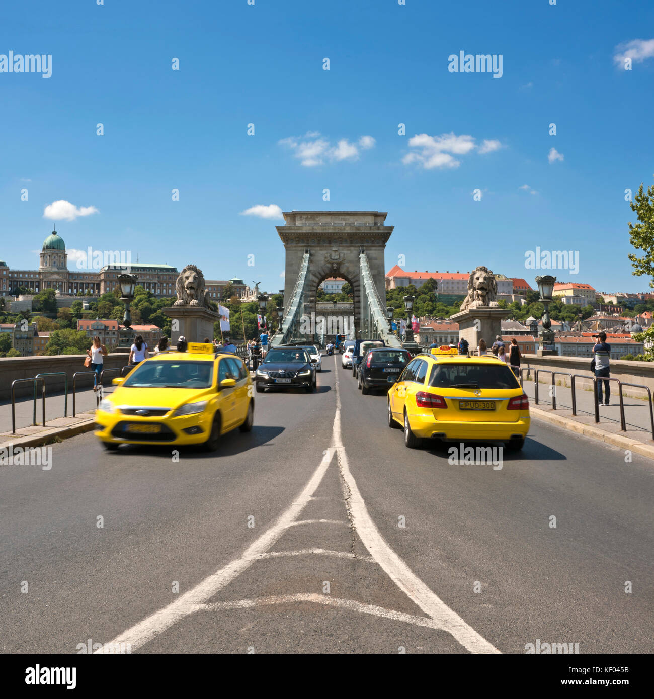Old chain bridge cross hi-res stock photography and images - Alamy