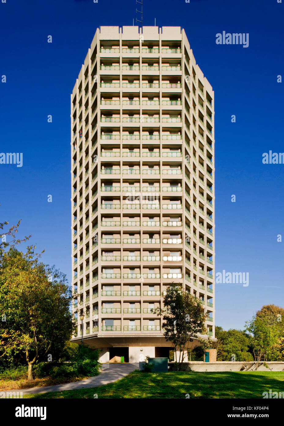 Bracknell berkshire hi-res stock photography and images - Alamy