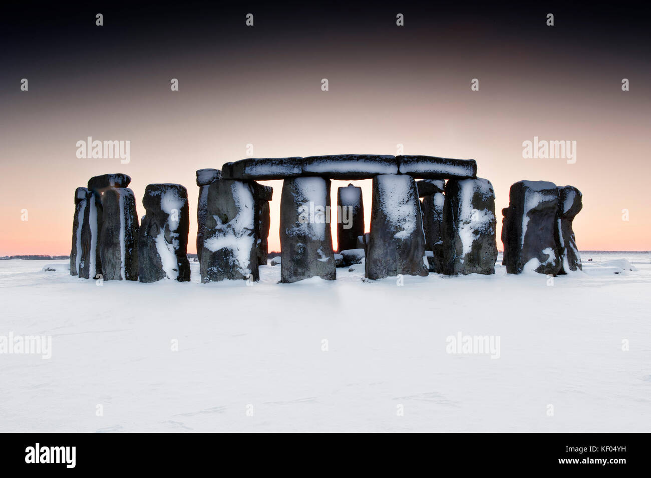 STONEHENGE, Wiltshire. General view of Stonehenge in the snow Stock ...