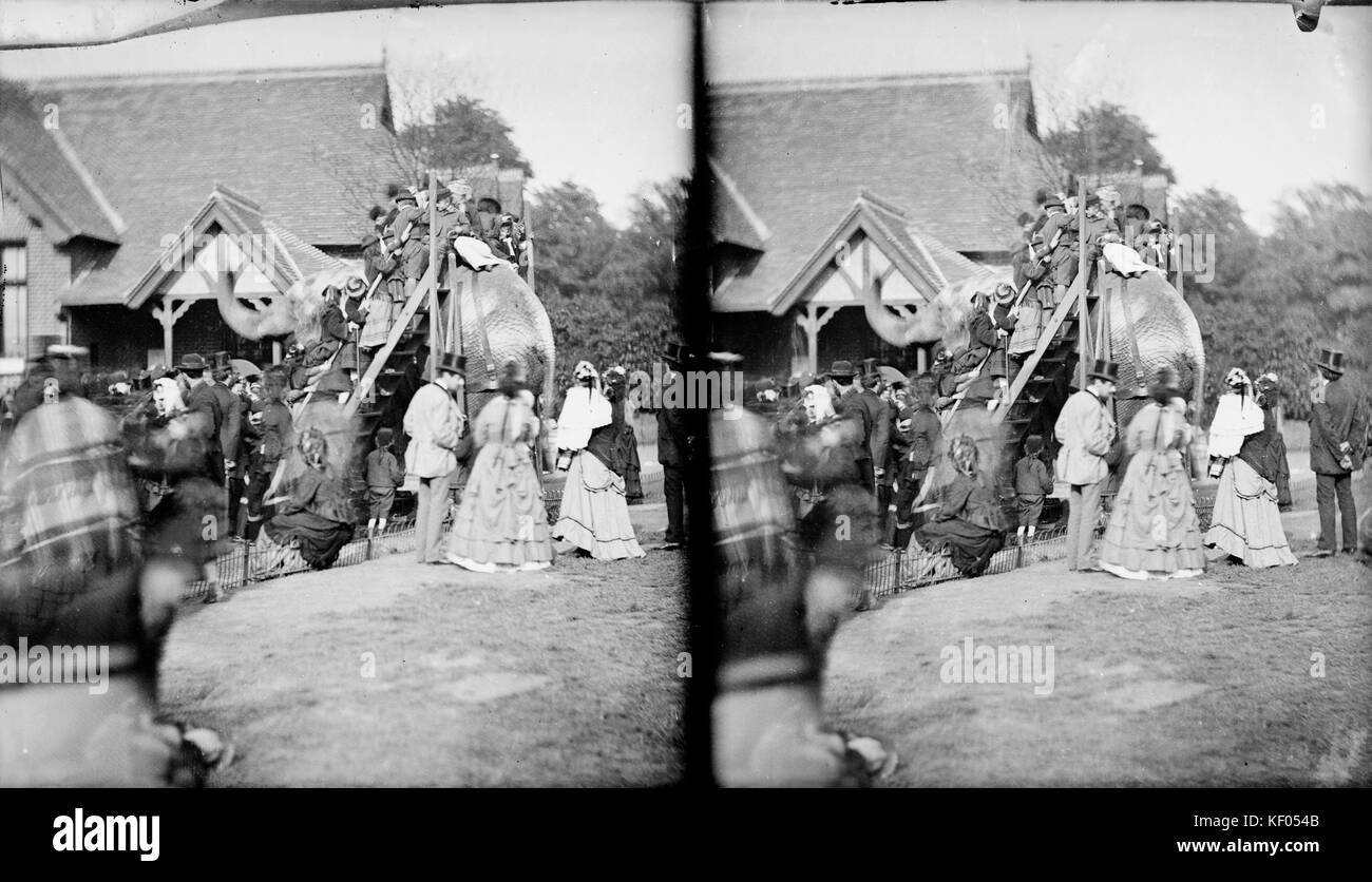 Zoological gardens at regent's park Black and White Stock Photos ...