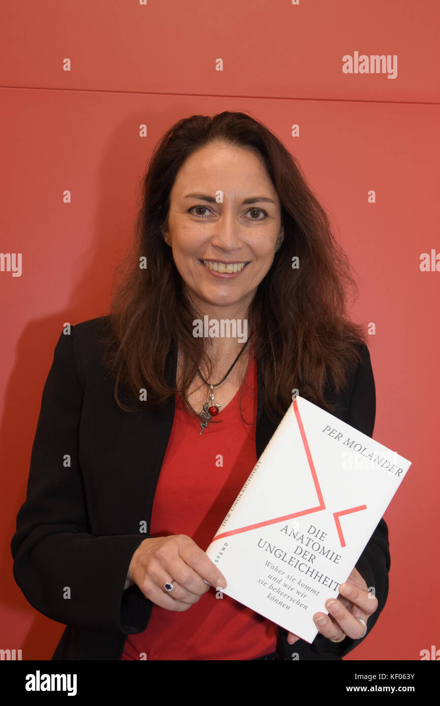 Frankfurt, Germany. 12th Oct, 2017. Yasmin Fahimi, german politician ...