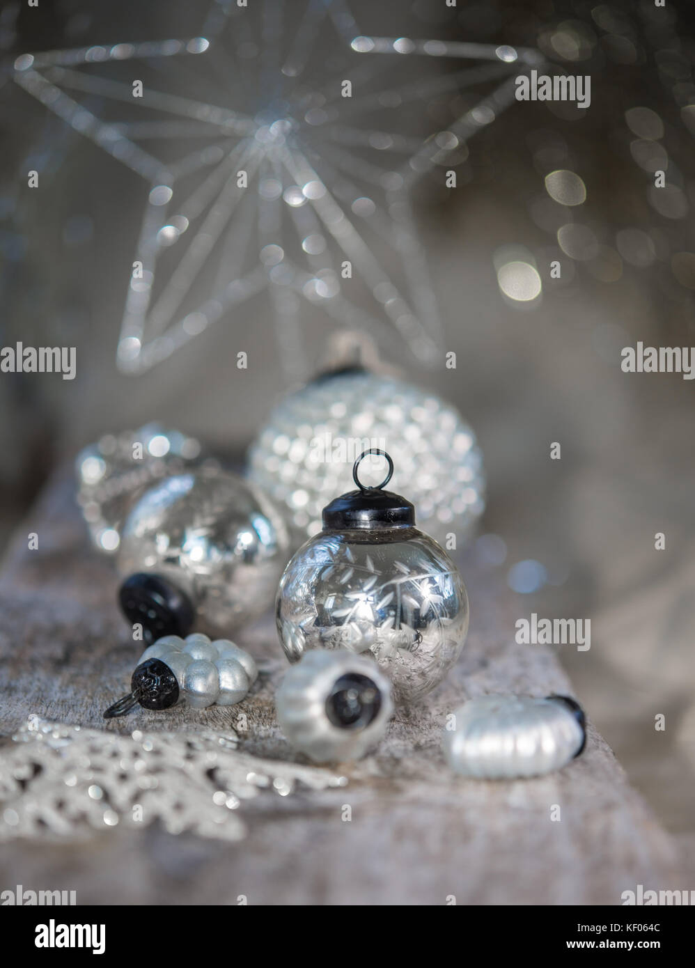 Vintage baubles hi-res stock photography and images - Alamy