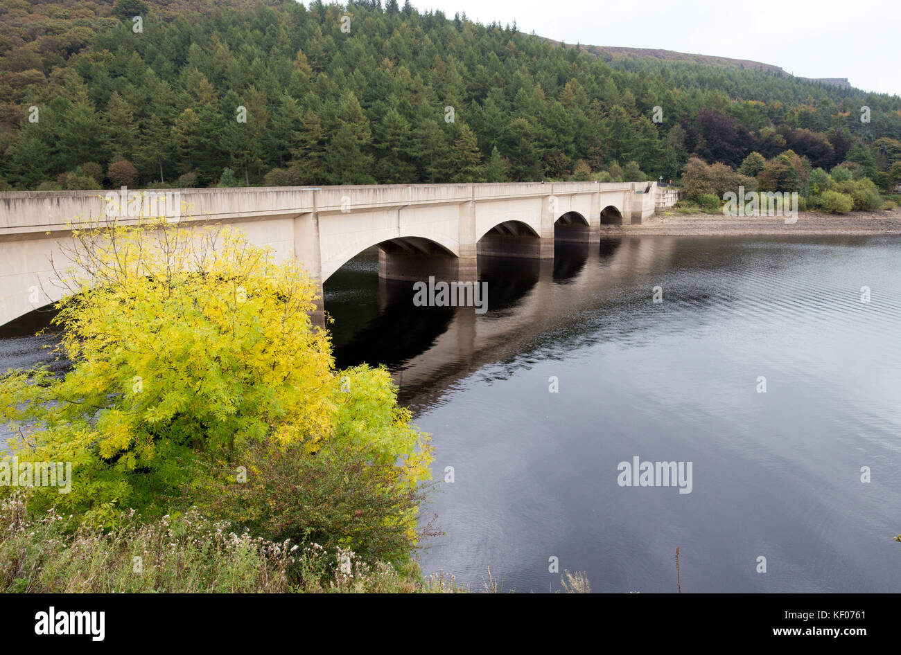 Yorkshire bridge ladybower hi-res stock photography and images - Alamy
