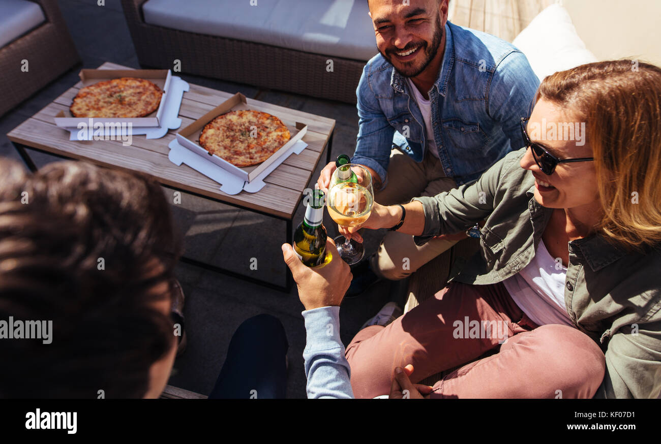 Group of millennial hi-res stock photography and images - Alamy