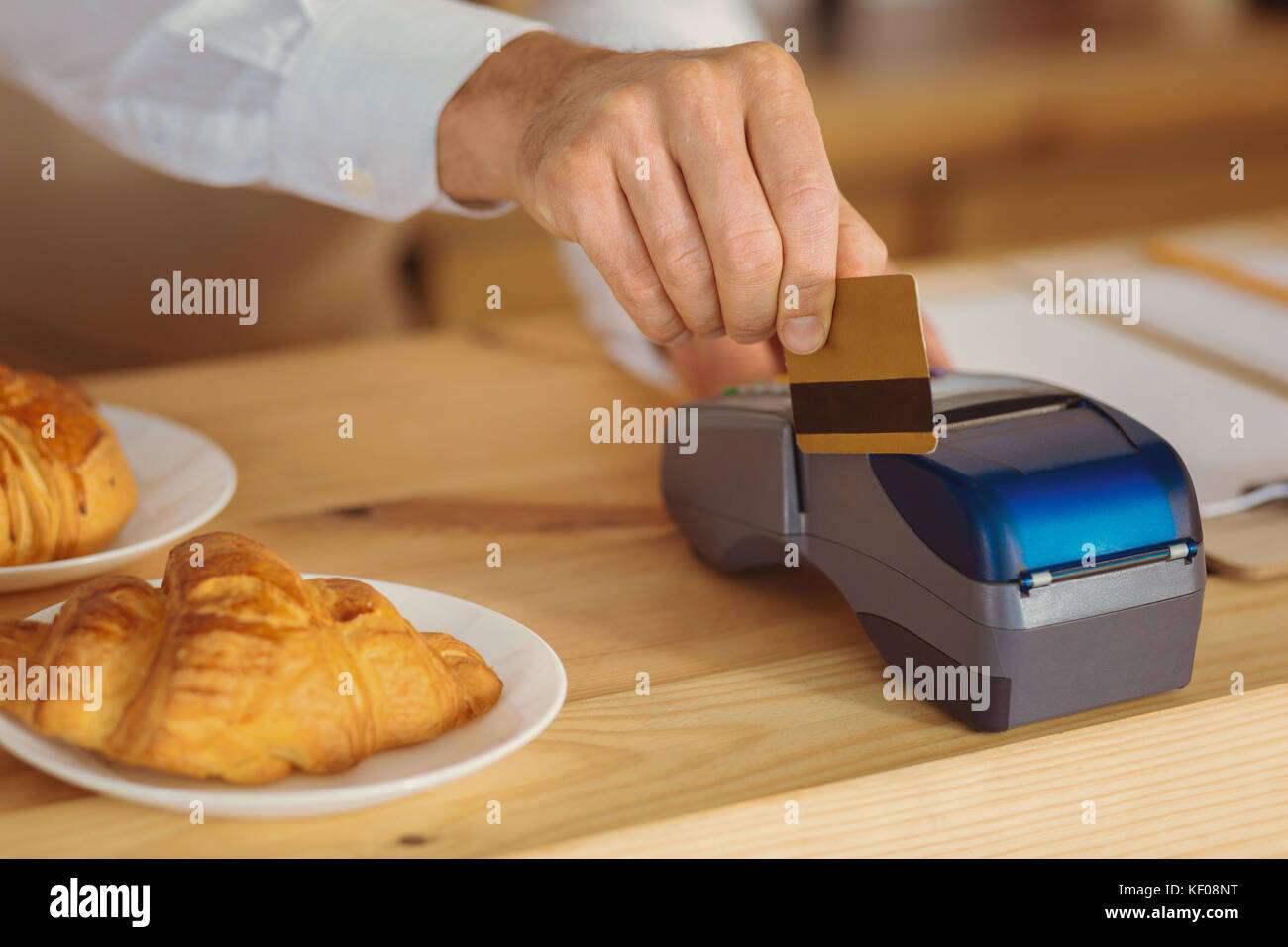 Electronic self service hi-res stock photography and images - Alamy