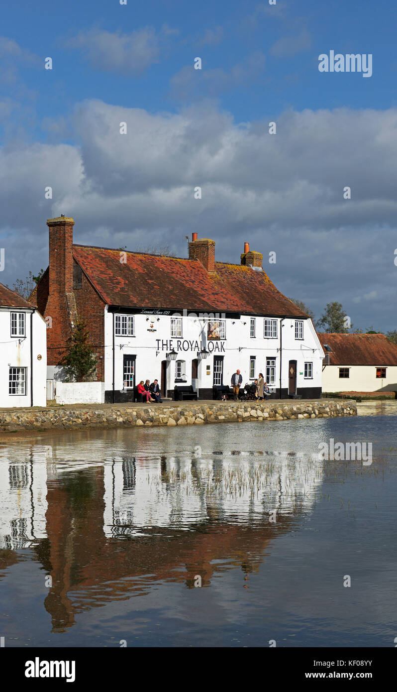 The Royal Oak pub, Langstone, Havant, Hampshire, England UK Stock Photo ...