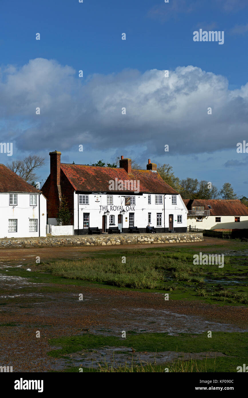 The Royal Oak pub, Langstone, Havant, Hampshire, England UK Stock Photo ...
