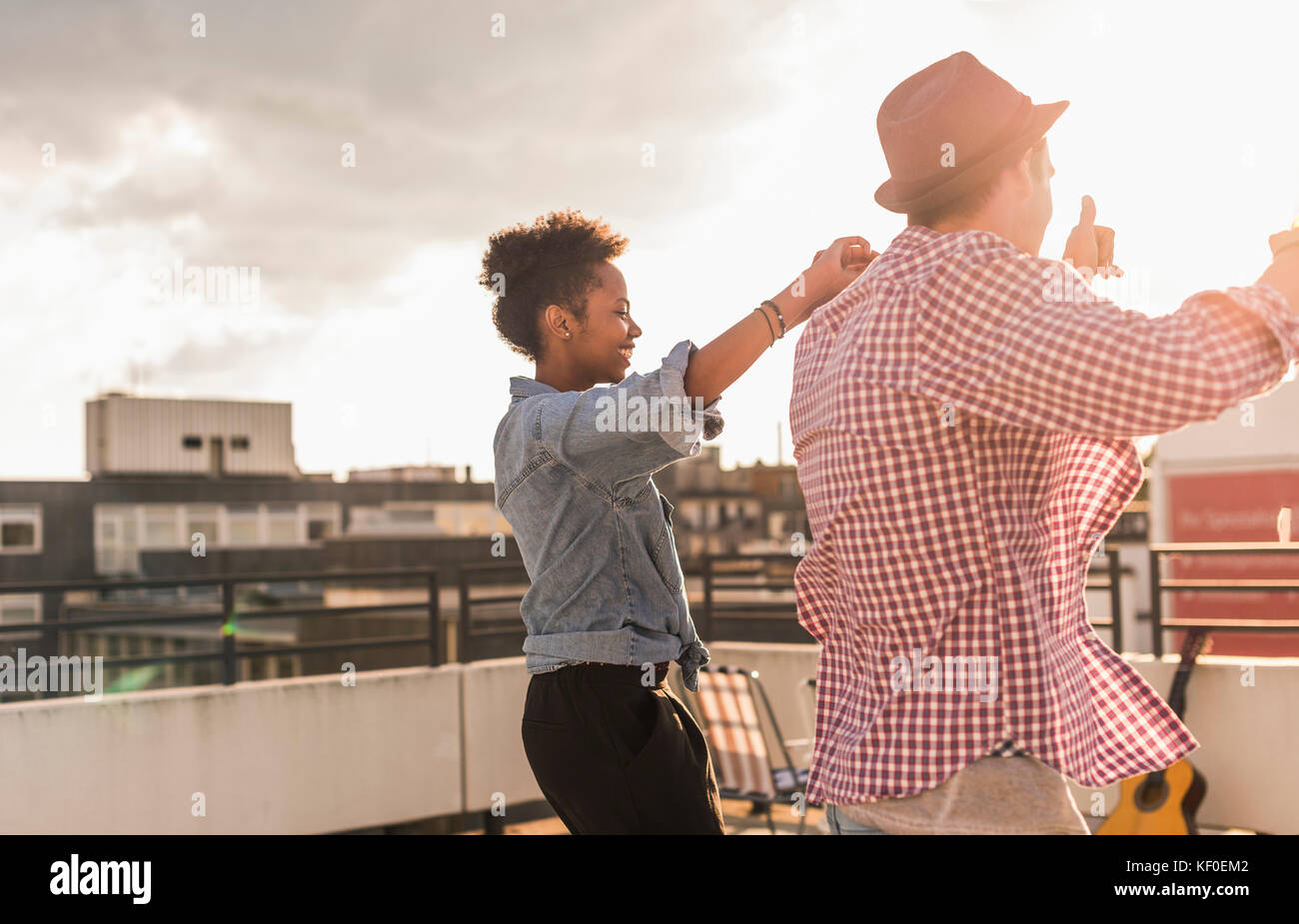 Couple dancing party atmosphere hi-res stock photography and images - Alamy