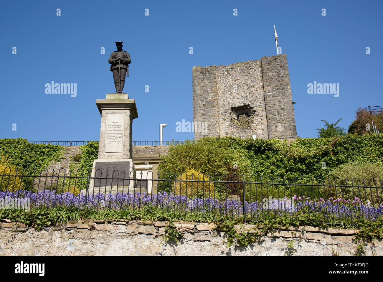 War memorial at Clitheroe Castle, Clitheroe, Lancashire Stock Photo - Alamy