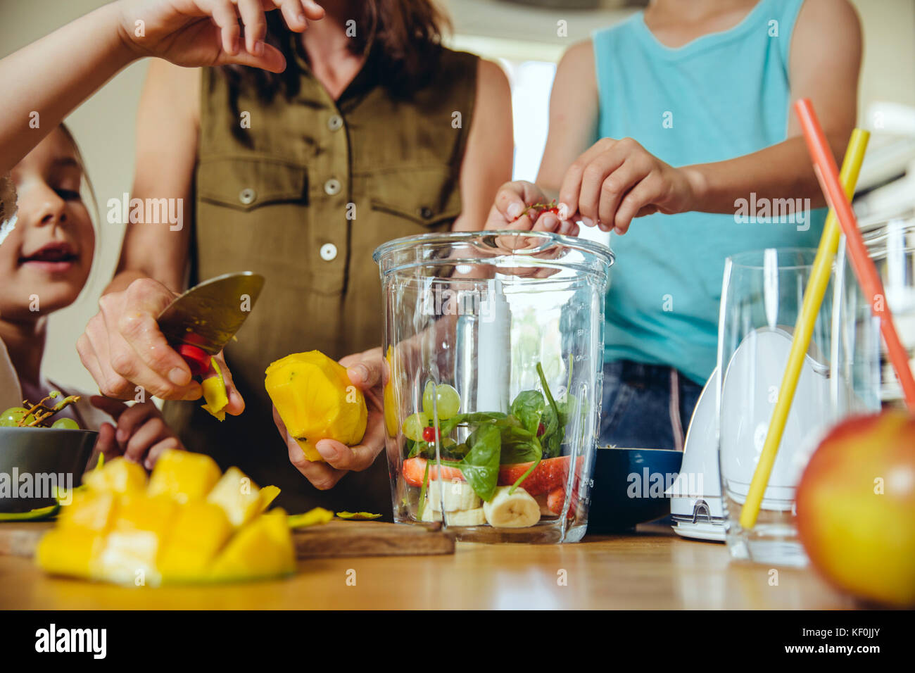 Boy blender hi-res stock photography and images - Alamy