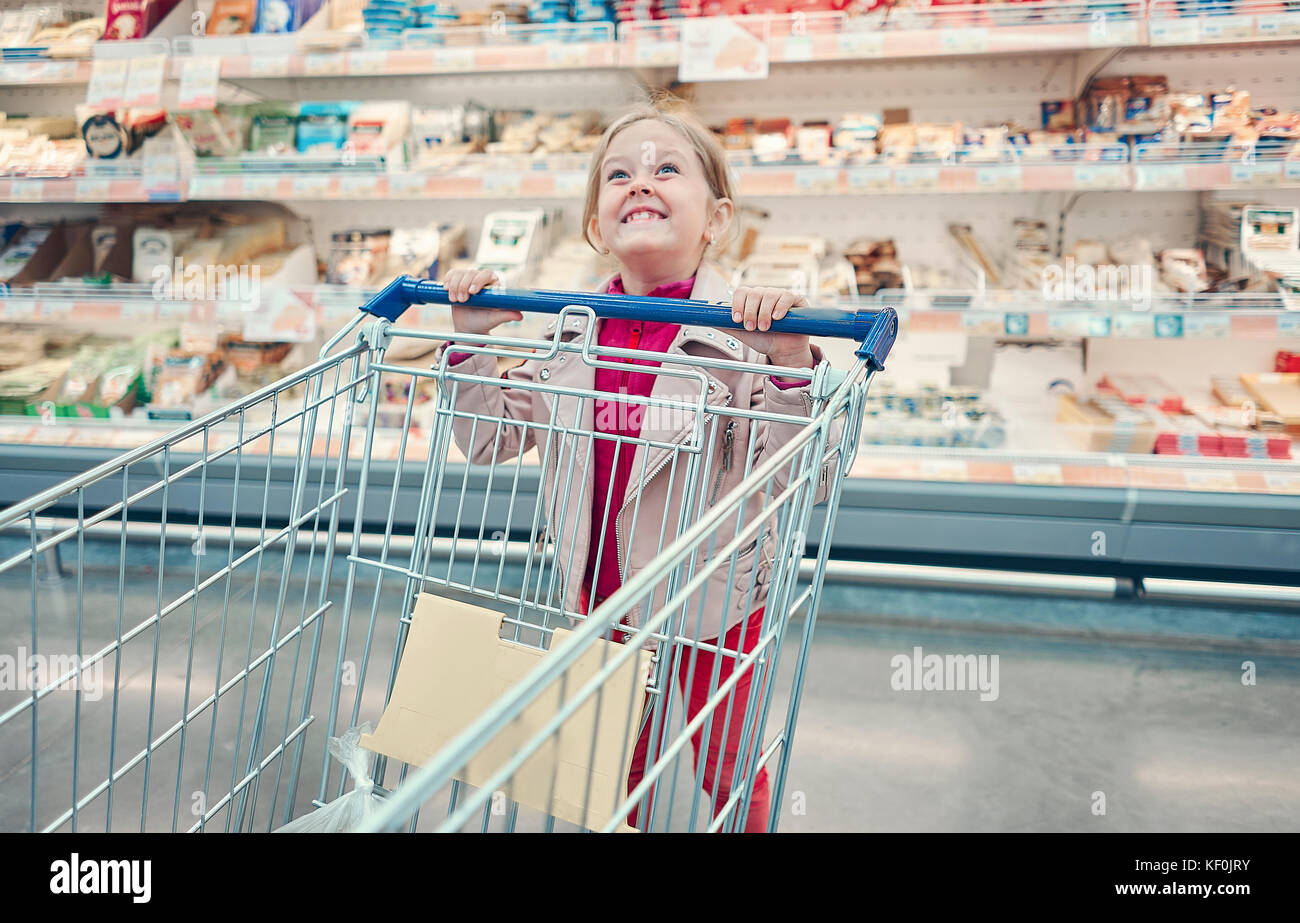 girl in the grocery store Stock Photo - Alamy