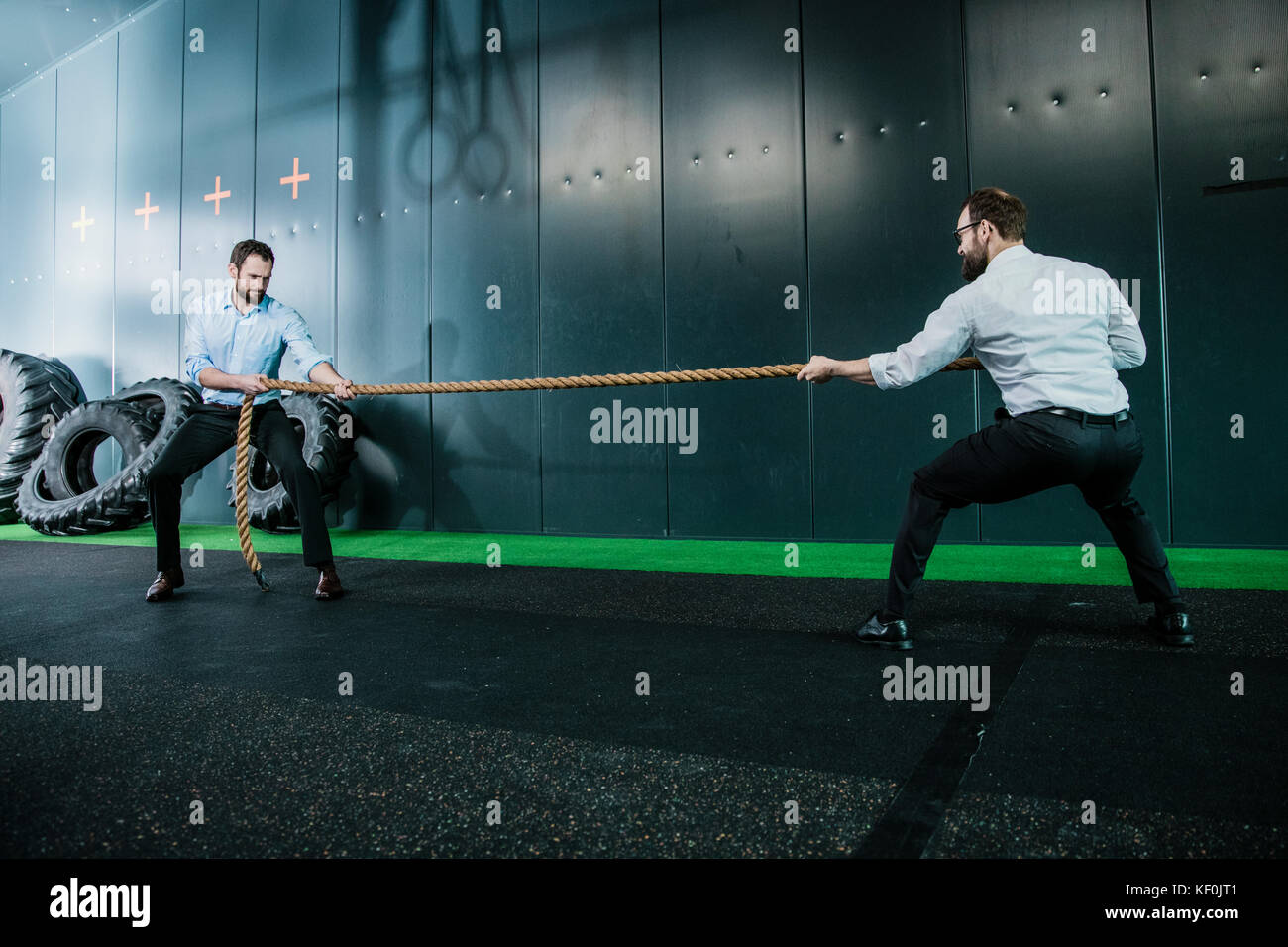 Two businessmen fighting hi-res stock photography and images - Alamy