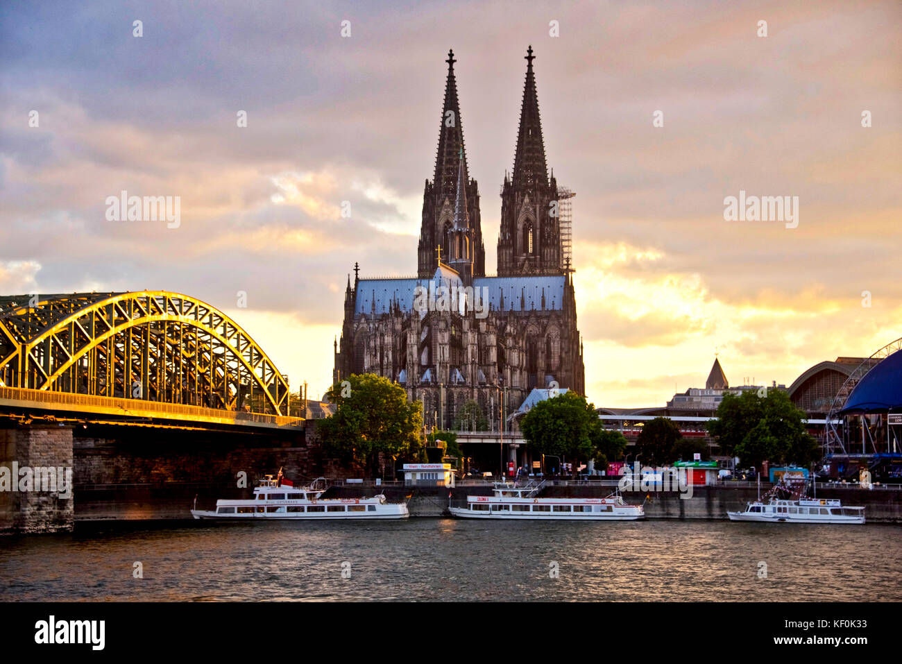 Golden Locks of Love Bridge Stock Photo - Alamy