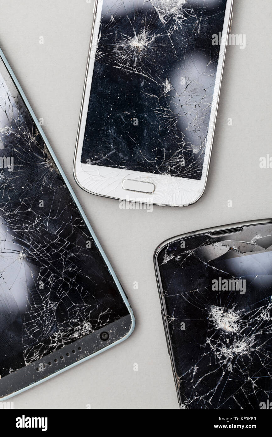 Smashed shattered broken screen of a mobile smartphone Stock Photo - Alamy