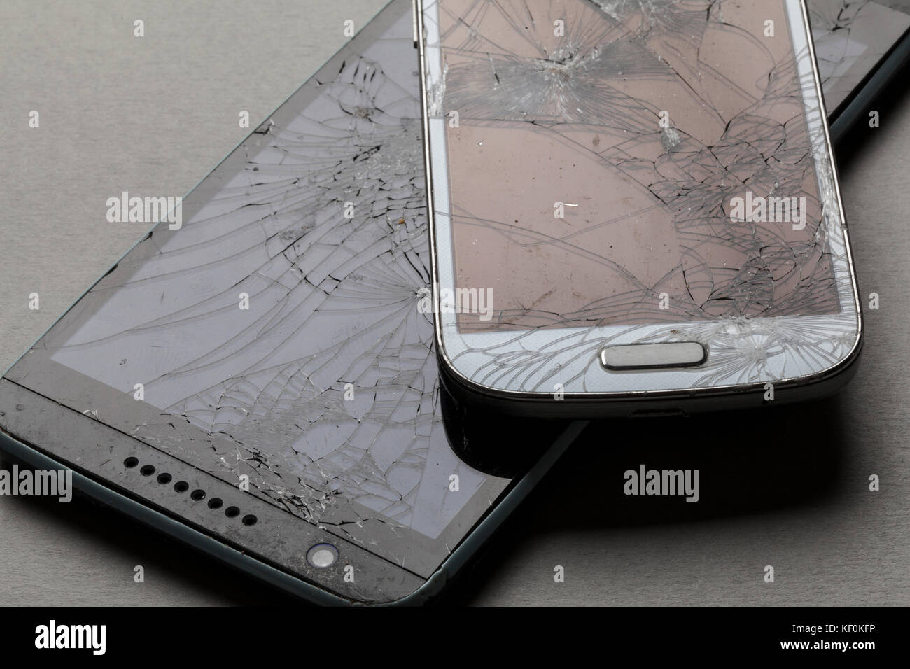 Smashed shattered broken screen of a mobile smartphone Stock Photo - Alamy