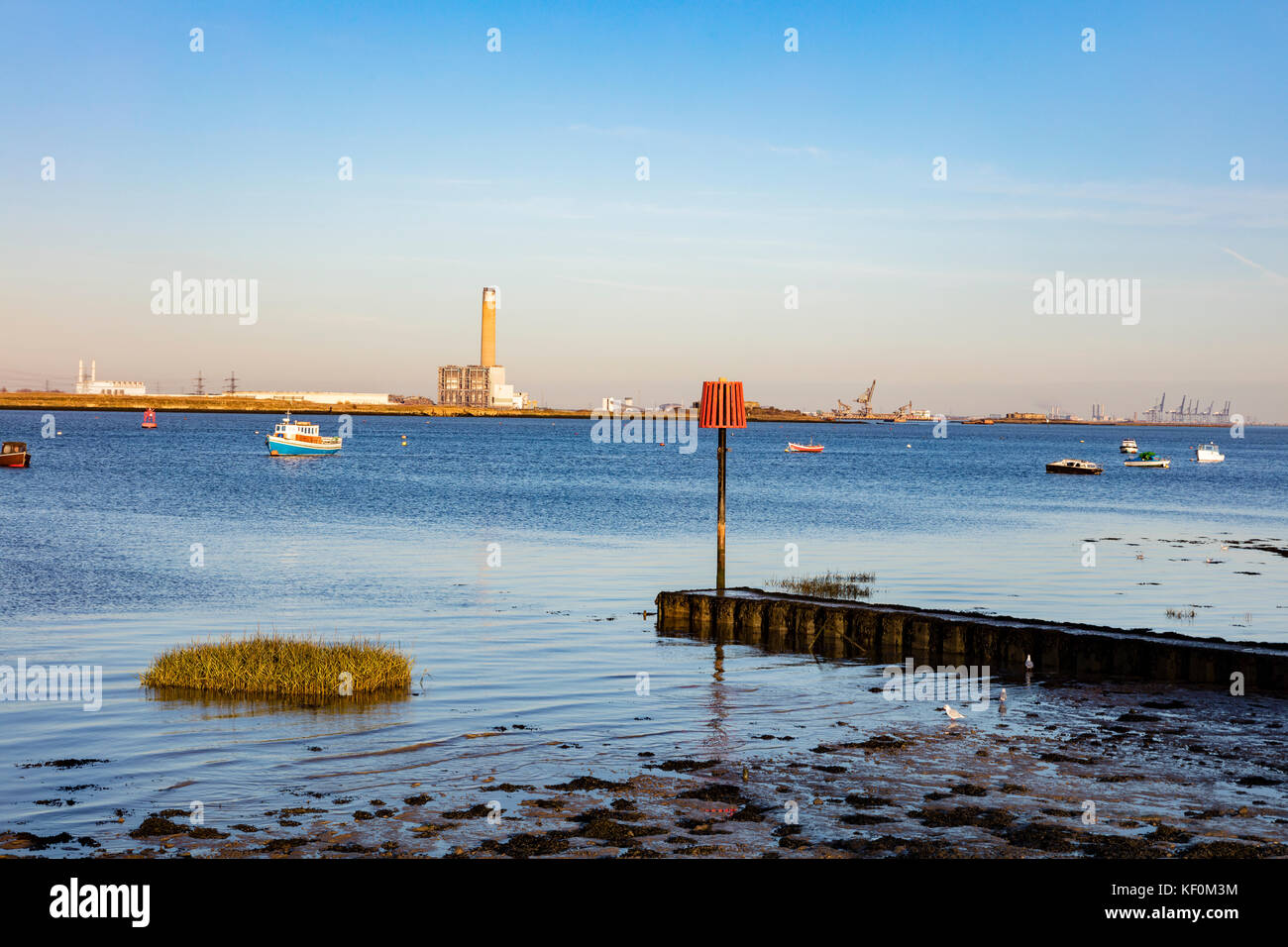 Isle grain power station grain hi-res stock photography and images - Alamy