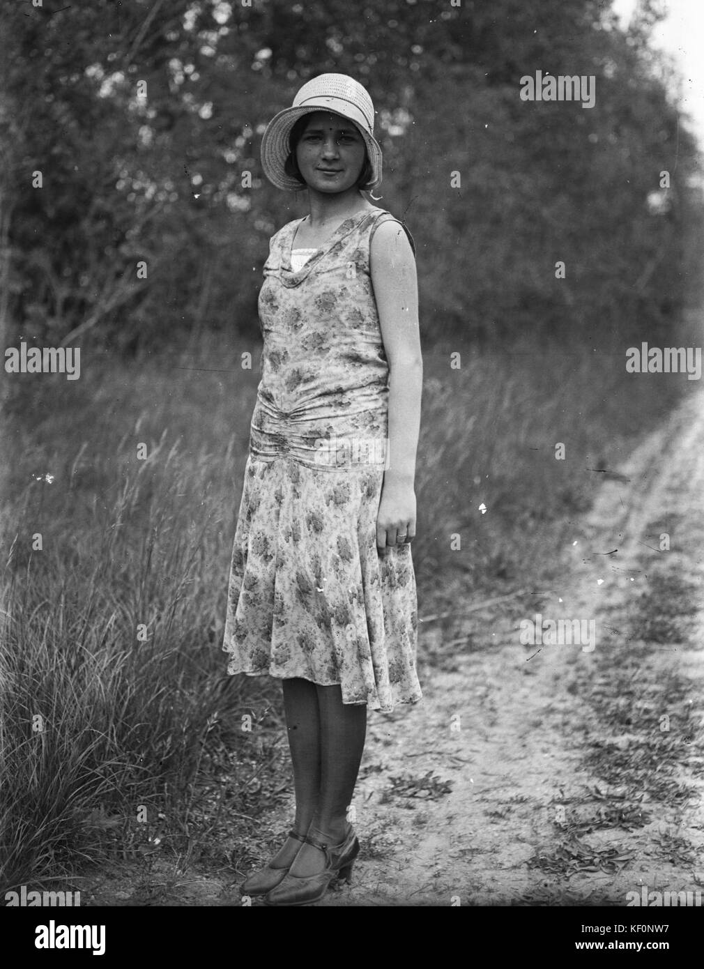 1900s hat fashion Black and White Stock Photos & Images - Alamy