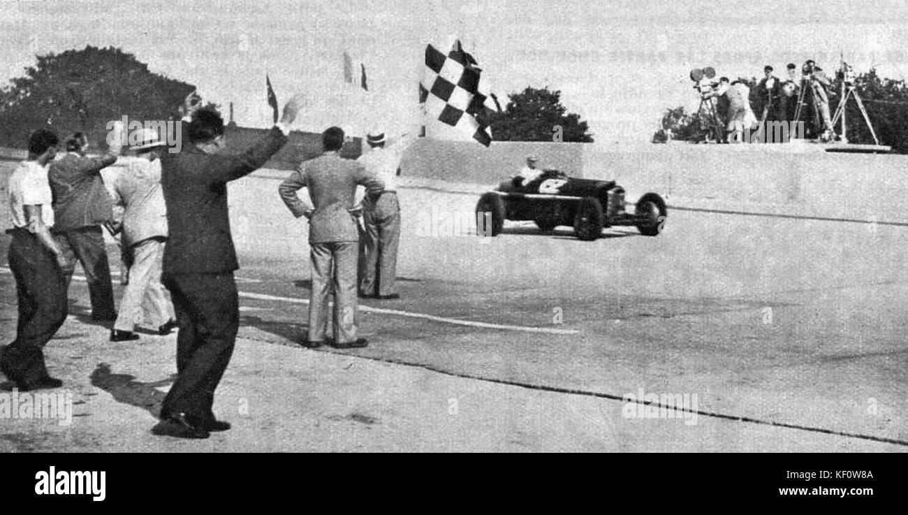 Louis Chiron, vainqueur du Grand Prix de l'A.C.F. en 1934 Stock Photo ...