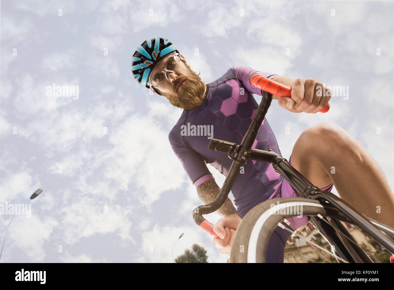 Sportive cyclist hi-res stock photography and images - Alamy