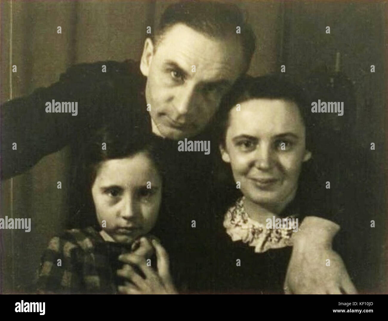 Jan Weiss and family 1934 Stock Photo - Alamy
