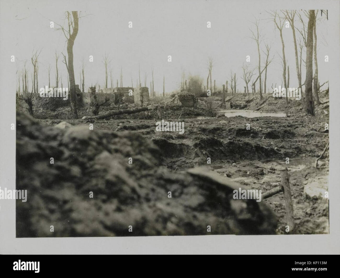 German shell bursting hi-res stock photography and images - Alamy