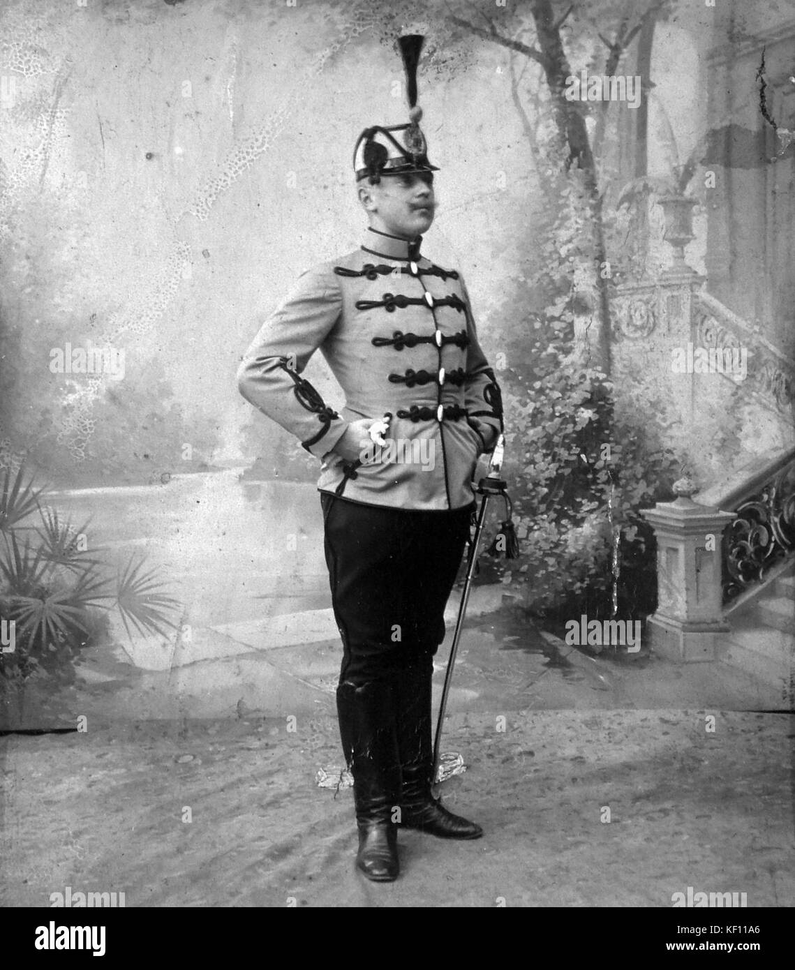 Uniform sword hi-res stock photography and images - Alamy