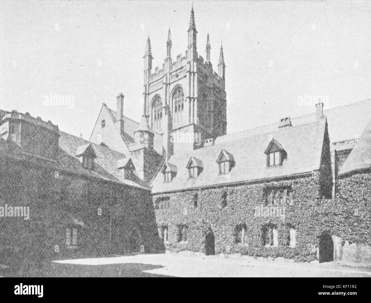 Merton college mob quad half tone 1910 Stock Photo - Alamy