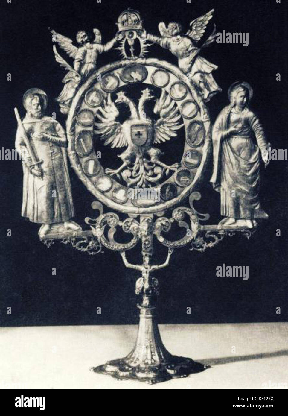 Cross reliquary hi-res stock photography and images - Alamy