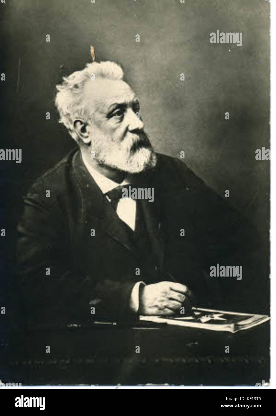 Jules verne book cover hi-res stock photography and images - Alamy