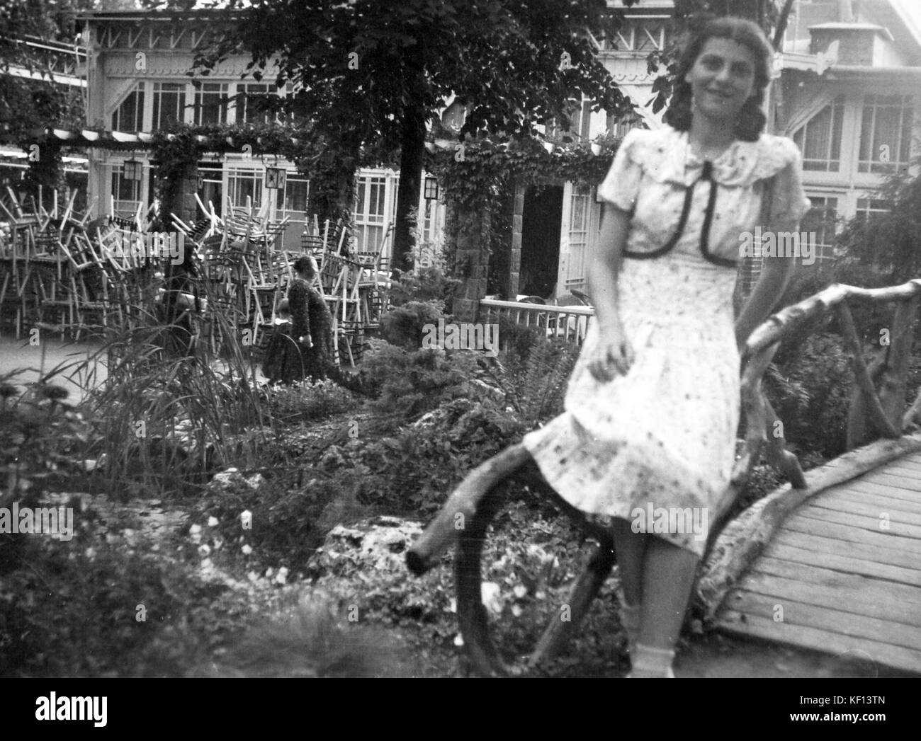 Friendly hospitality Black and White Stock Photos & Images - Alamy