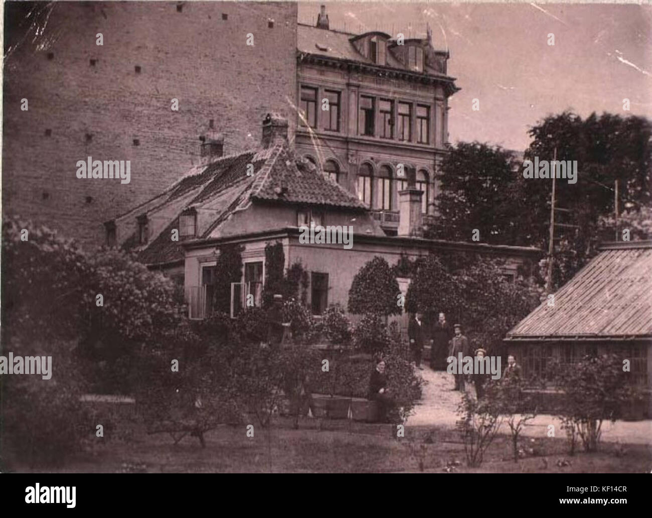 Family hintze hi-res stock photography and images - Alamy