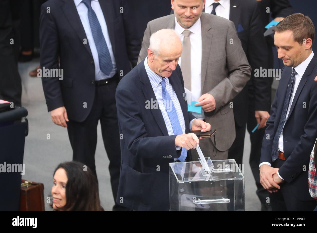 Berlin, Germany. 24th Oct, 2017. AfD deputy Albrecht Glaser coming out ...