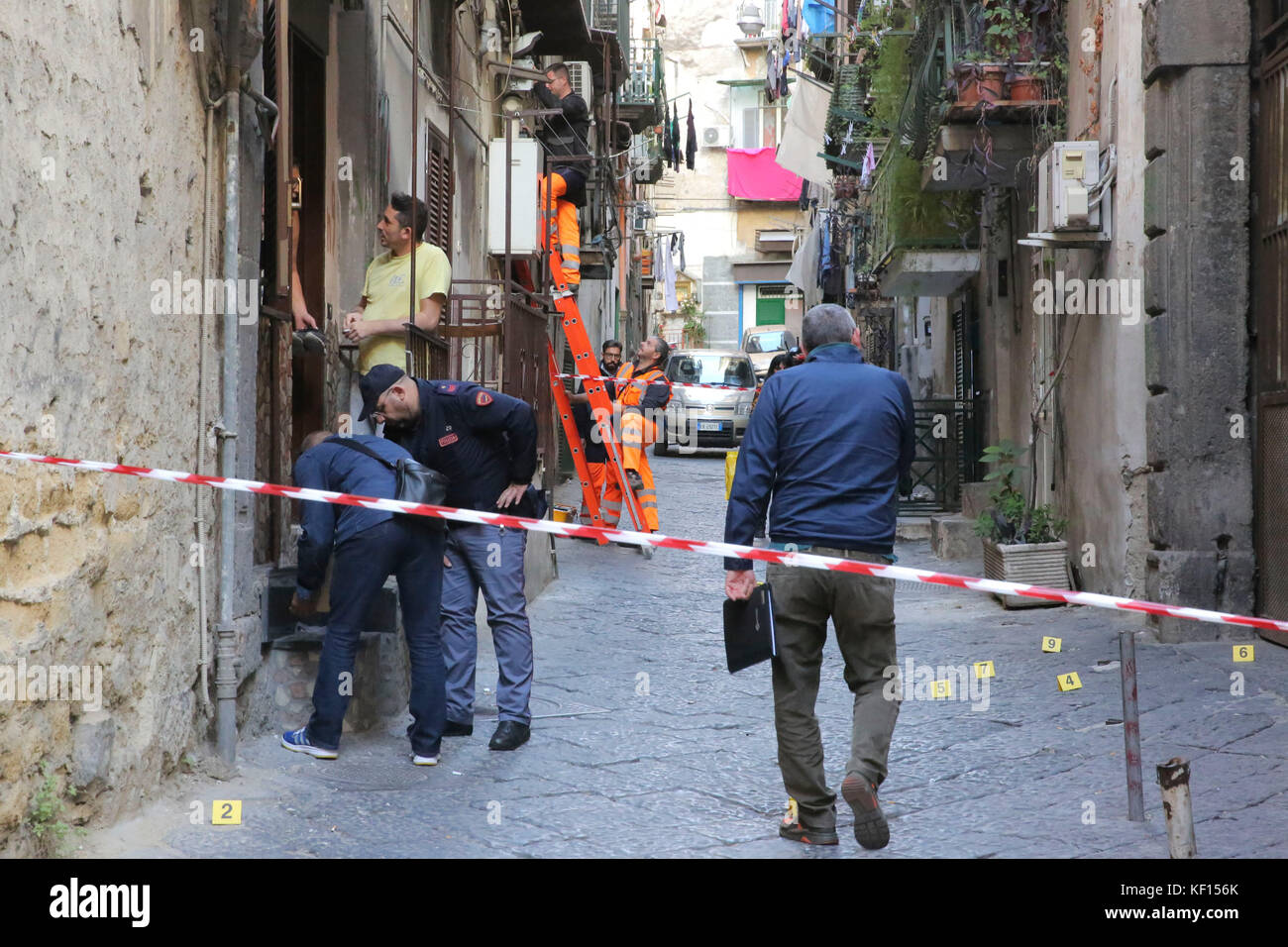 Naples, Italy. 24th October, 2017. Naples, police make the reliefs on ...