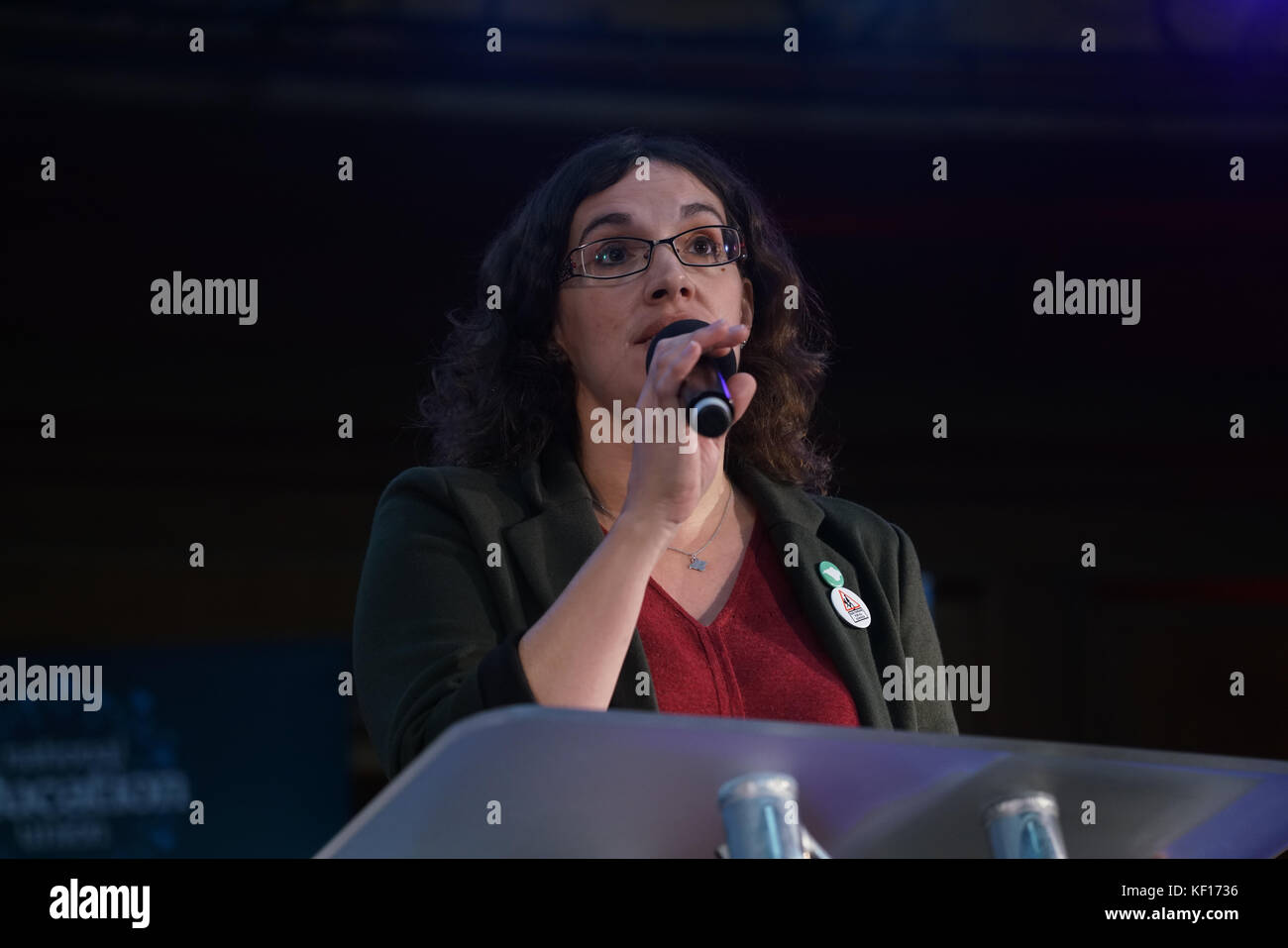 London, UK. 24th Oct, 2017. Speaker Vix Lowthion of the Green Party ...