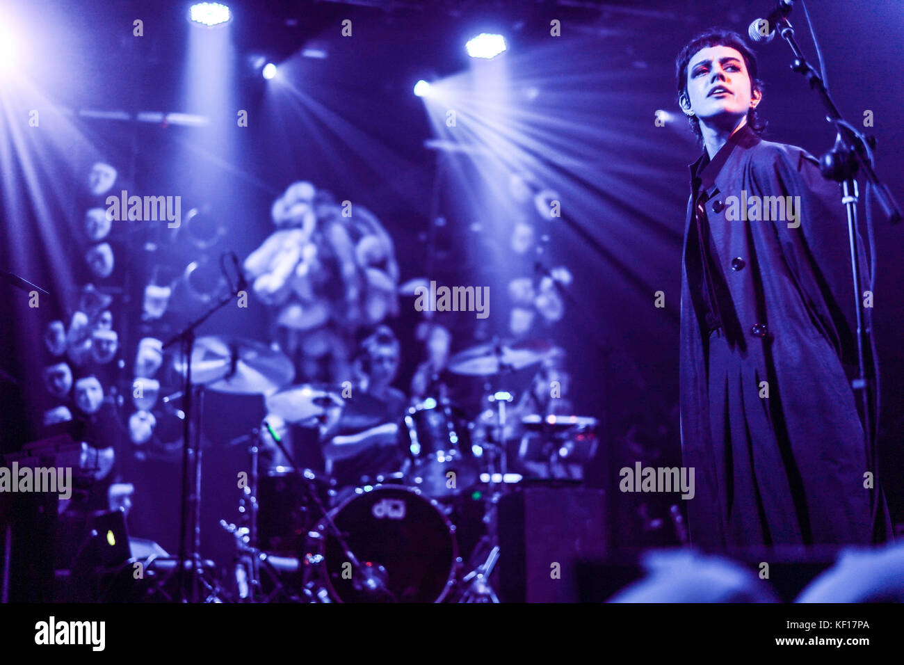 Live stage hi-res stock photography and images - Alamy