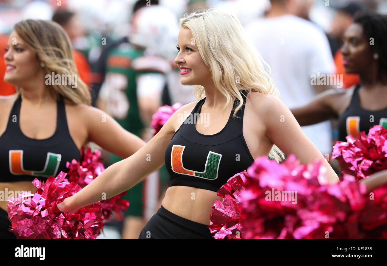 Um cheerleaders hi-res stock photography and images - Alamy